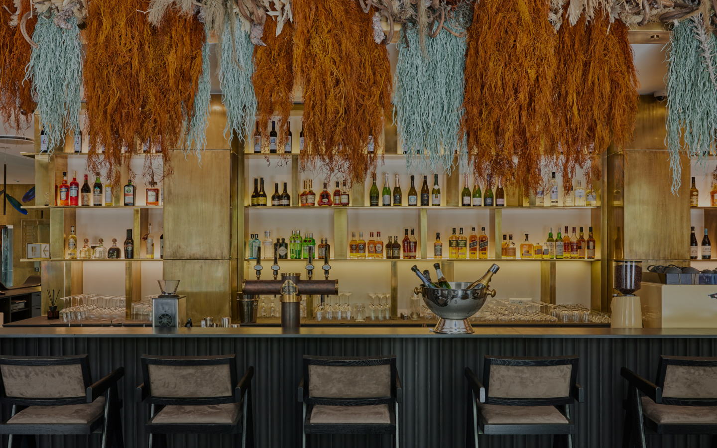 Neringa Lobby Bar - hotel bar for meetings