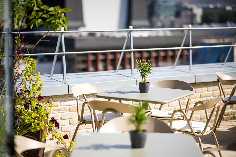 Neringa Rooftop baras - baras su puikiausiu Vilniaus vaizdu